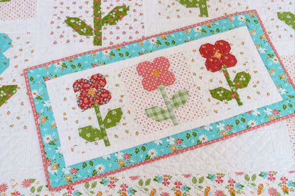 Mini Quilt Ideas and Trunk Show - A Quilting Life