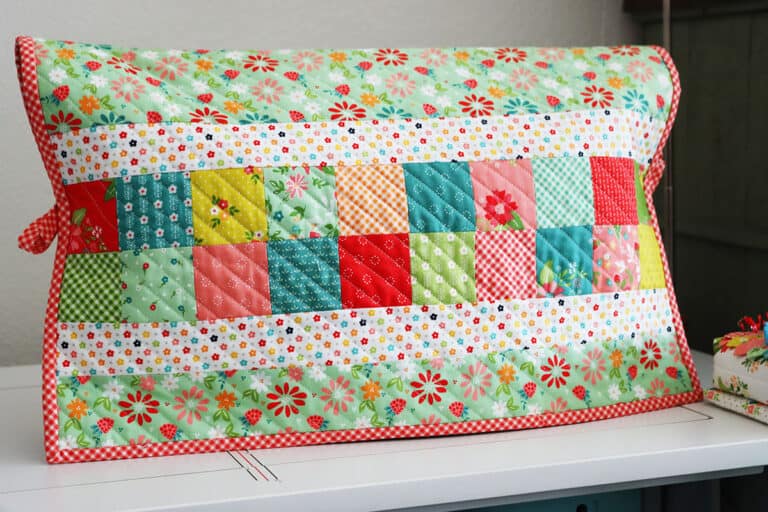 Patchwork Sewing Machine Cover - A Quilting Life